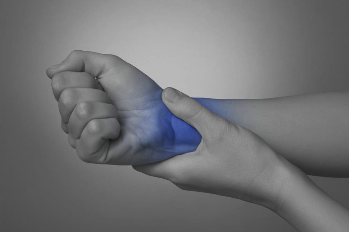 علائم و درمان شکستگی مچ دست کالیس - گروه تخصصی منتال پاور بادی بیلدینگ